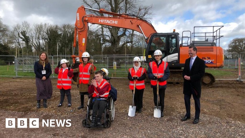 Work starts on building for SEND pupils in Rowde - BBC News