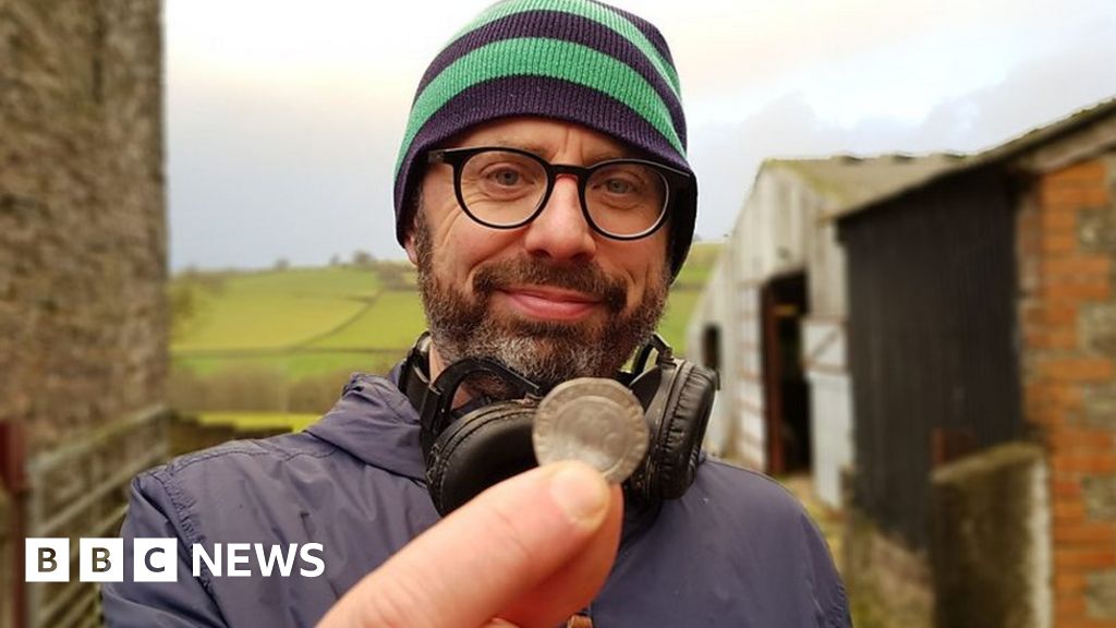 Covid: Metal detecting 'an escape from pandemic stress' - BBC News