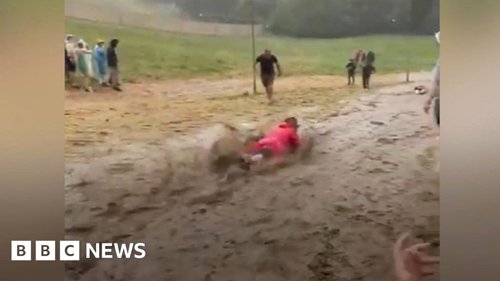 Standon Calling festival-goers make most of mud as heavy rain hits ...