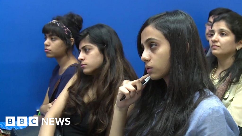 Indian students in the US at record high - BBC News