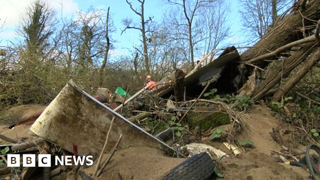 Storm Eva flood debris at Bradford rivers 'overwhelming' - BBC News