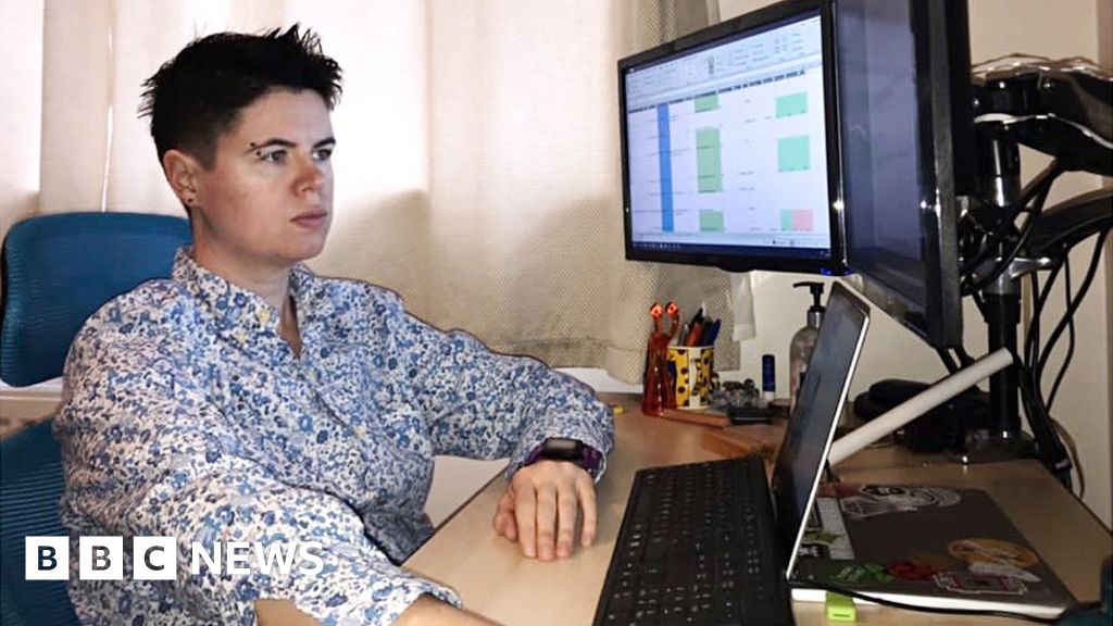 Peer-to-peer rewards: ‘Why I tip my colleagues at work’