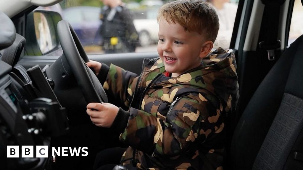 Listen: Boy, 3, calls 999 for help after mum collapses
