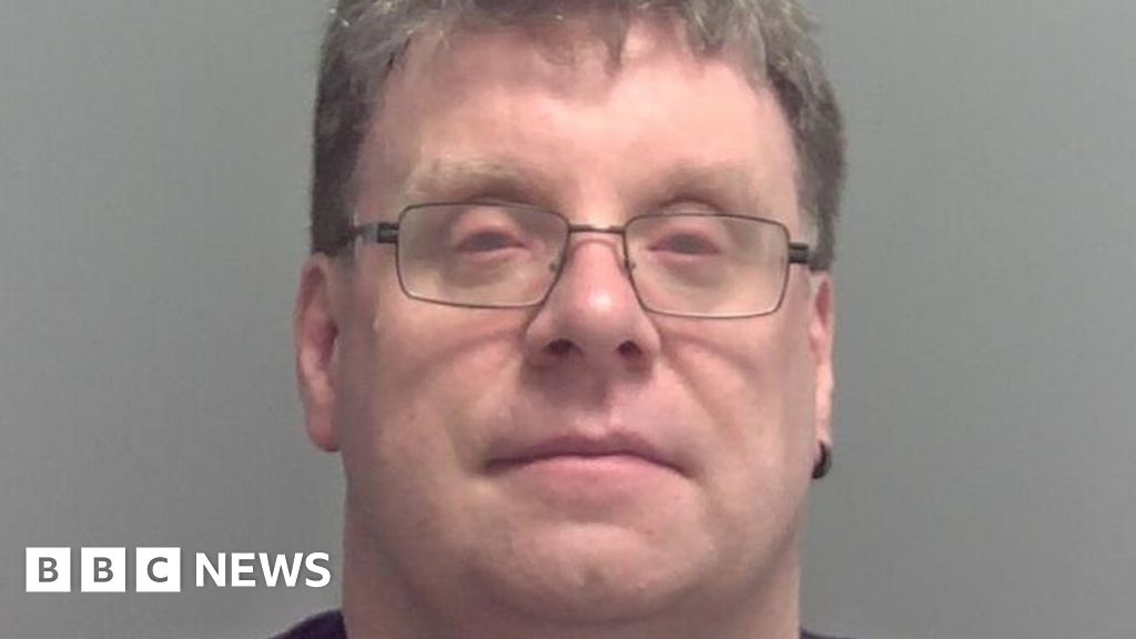 Lowestoft: Mark Bedwell jailed for drain cleaner attack on police - BBC ...