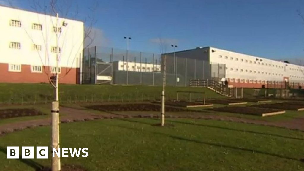 HMP Parc: Half of prisoners find it easy to get drugs - BBC News