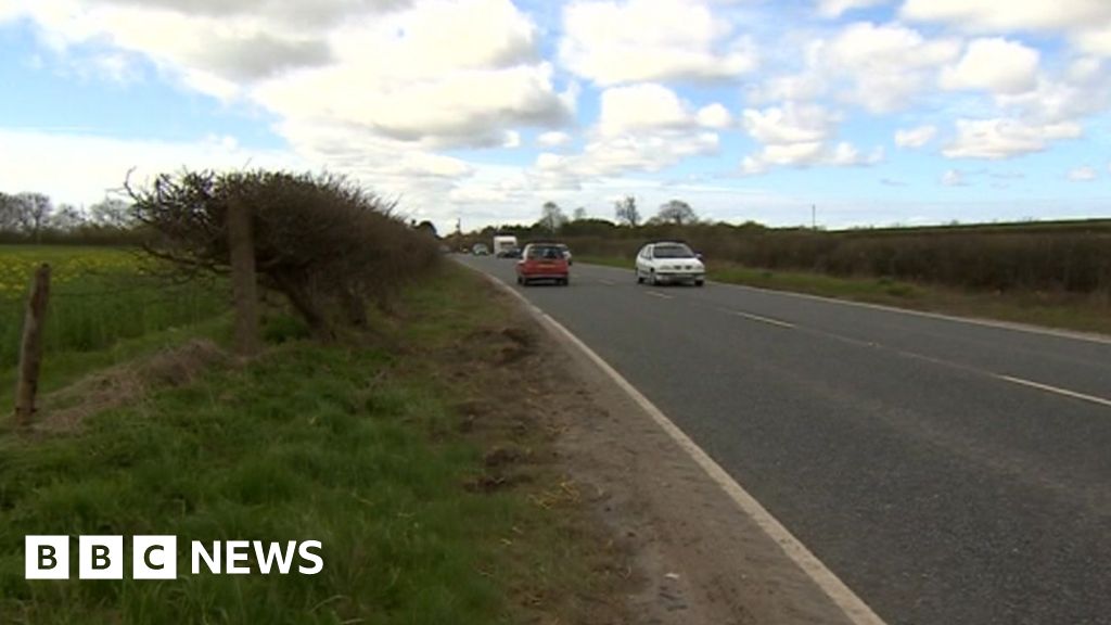 Work starts on East Yorkshire road bypass repairs - BBC News
