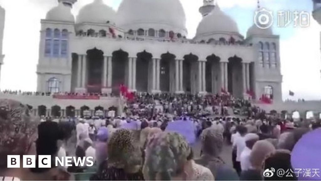 China mosque demolition sparks standoff in Ningxia - BBC News