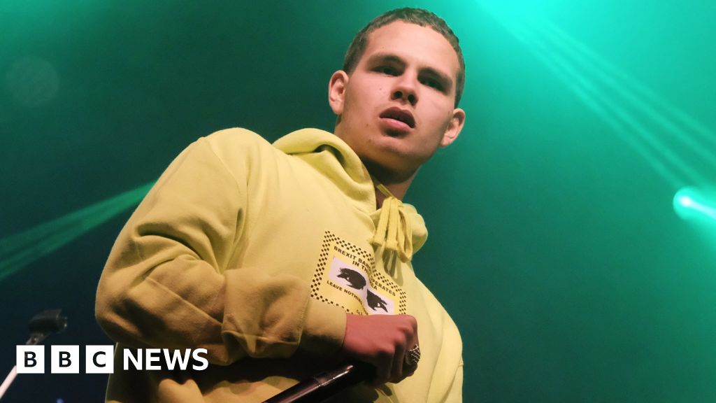 Northampton rapper Slowthai announces homecoming gig - BBC News