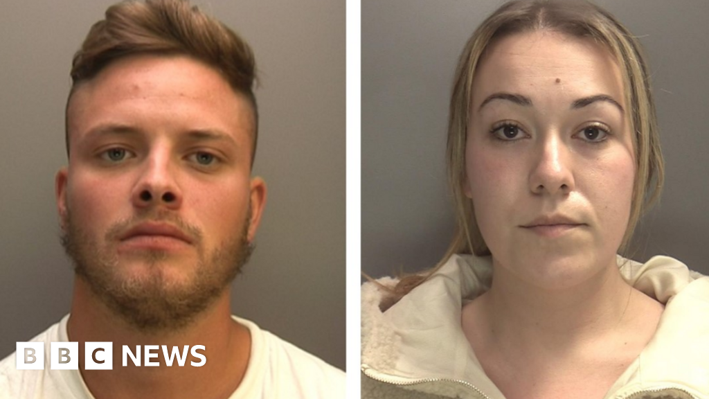 Prison officer jailed for relationship with inmate - BBC News