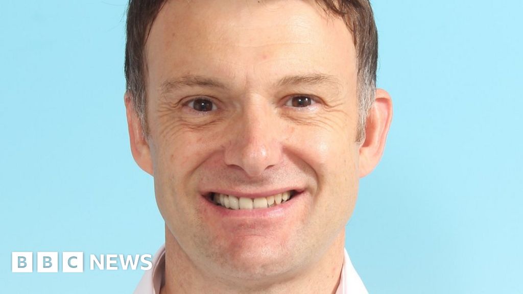 Stephen Howe's mission from Japan: Is that a 'jearse' or a 'dow'? - BBC ...