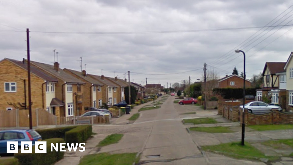 Hullbridge armed robbery murder arrest - BBC News