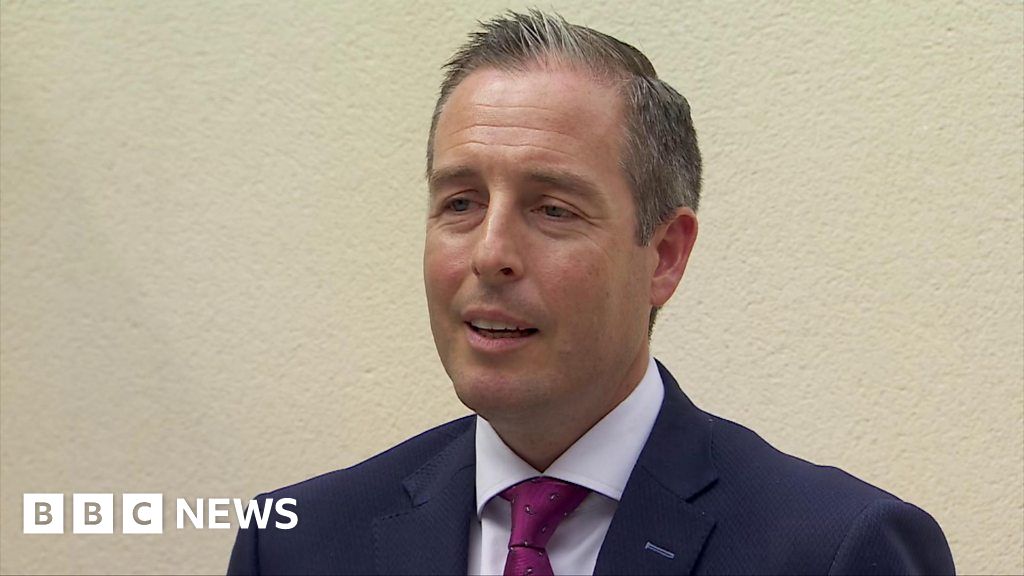 DUP leadership: 'Jeffrey Donaldson will have my full support', pledges ...