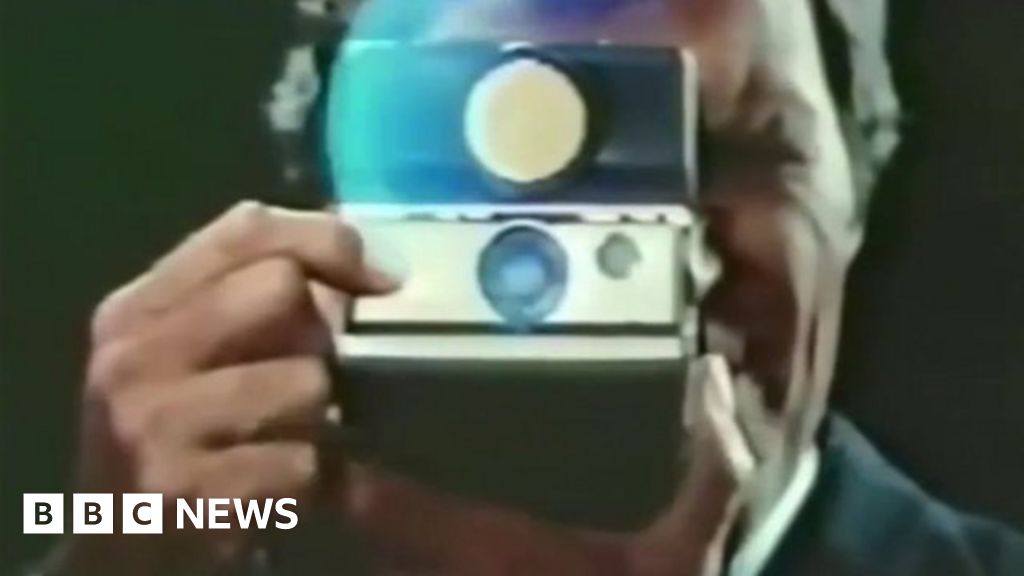 Digital photography: Can mini printer reinvent instant snaps? - BBC News