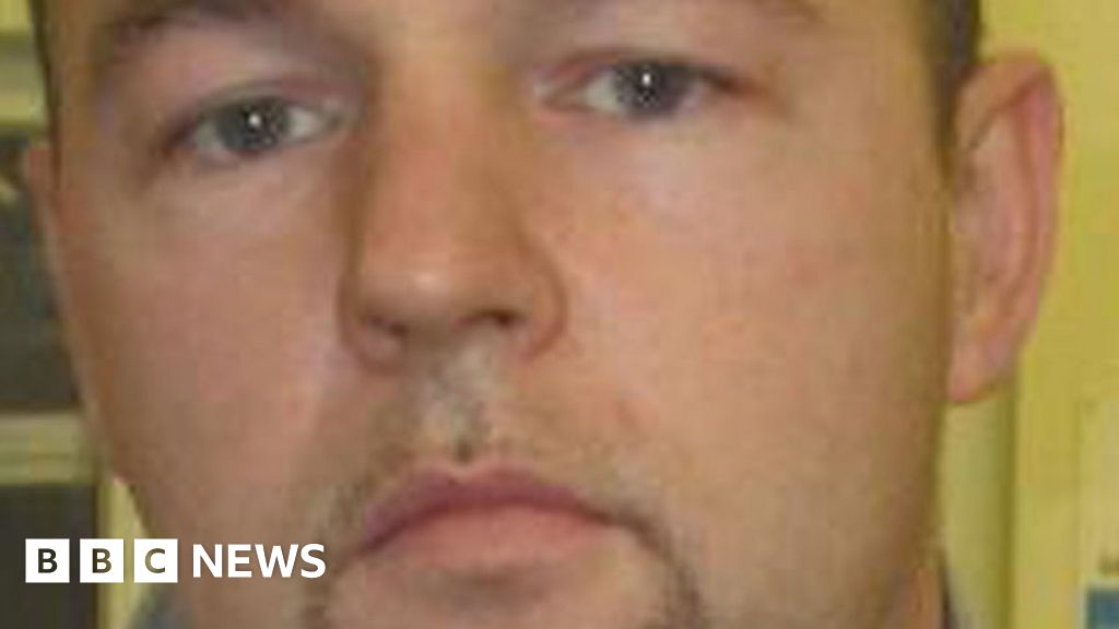 Joseph McCann trial: Woman 'kidnapped outside shop' - BBC News