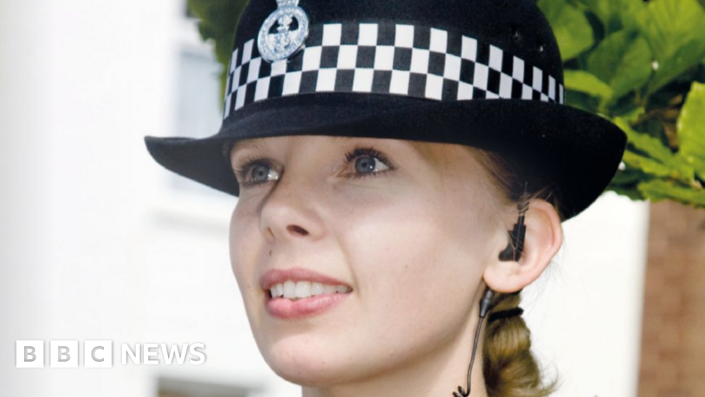 Devon and Cornwall police officer quits over safety fears - BBC News