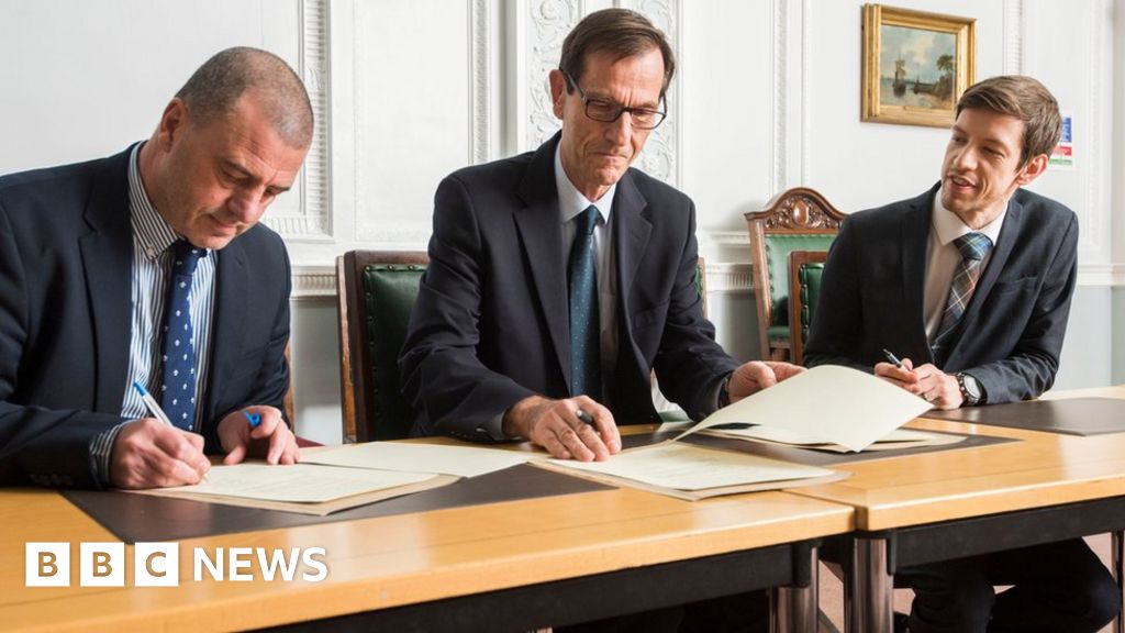 Michelin Dundee memorandum of understanding signed - BBC News