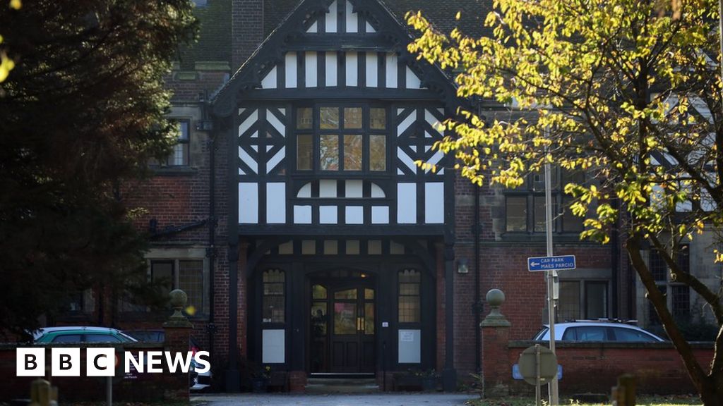 Bryn Estyn should not be demolished, says abuse victim - BBC News