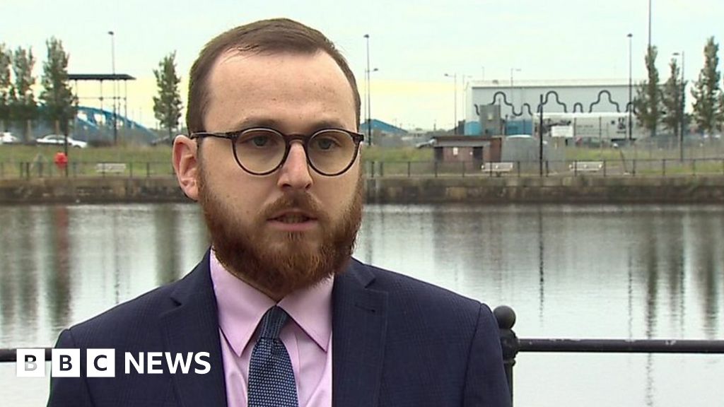 Jack Sargeant: Targeted by social media trolls over dad's suicide - BBC ...