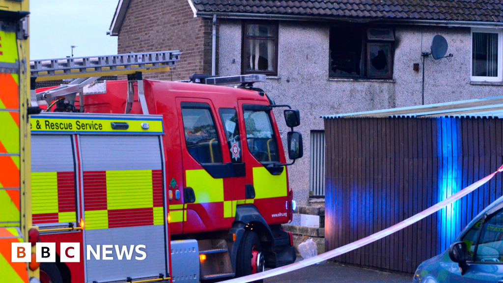 Ballymena: Child dies following house fire - BBC News