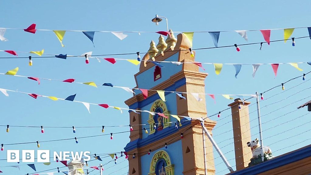 Malaysia's religions, side-by-side on Harmony Street - BBC News