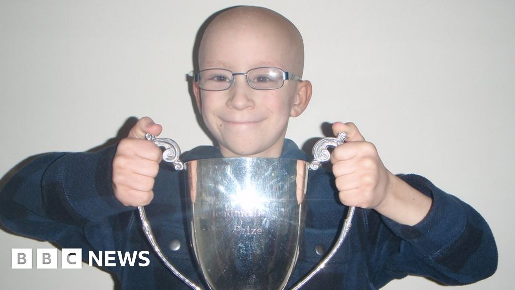 Jamie Tipler: Parents 'forever proud' of birthday balloon idea - BBC News