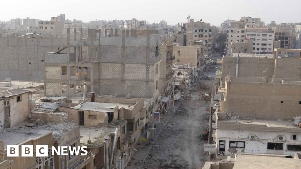 Syria Conflict Conflicting Accounts Of Deir Al Zour Attack Bbc News