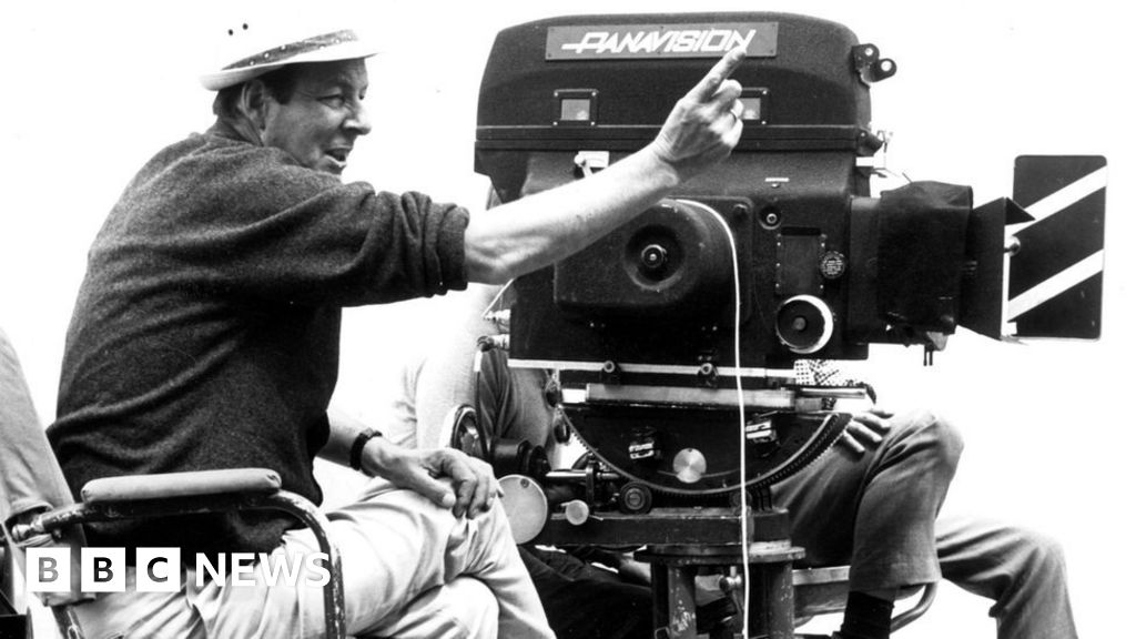 Guy Hamilton: The James Bond director who went undercover in WW2 - BBC News