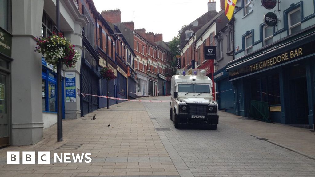 Londonderry: Man charged over serious assault in Waterloo Street - BBC News