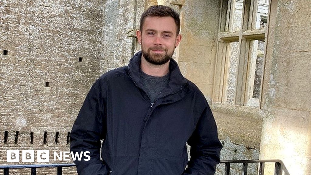 Blythburgh crash: Family pays tribute to Worlingham motorcyclist - BBC News