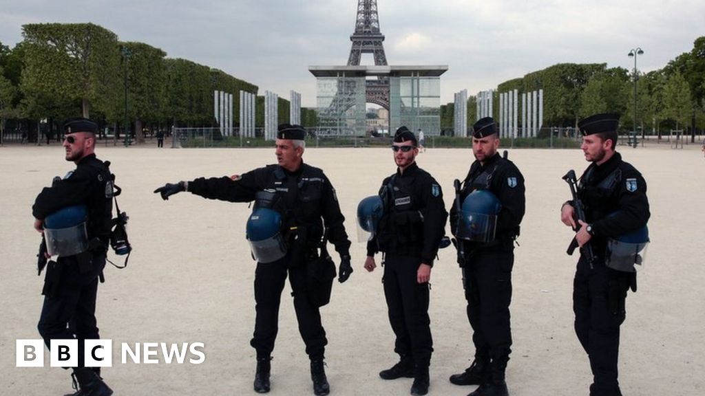 Paris police revive woman declared dead for an hour by paramedics - BBC ...