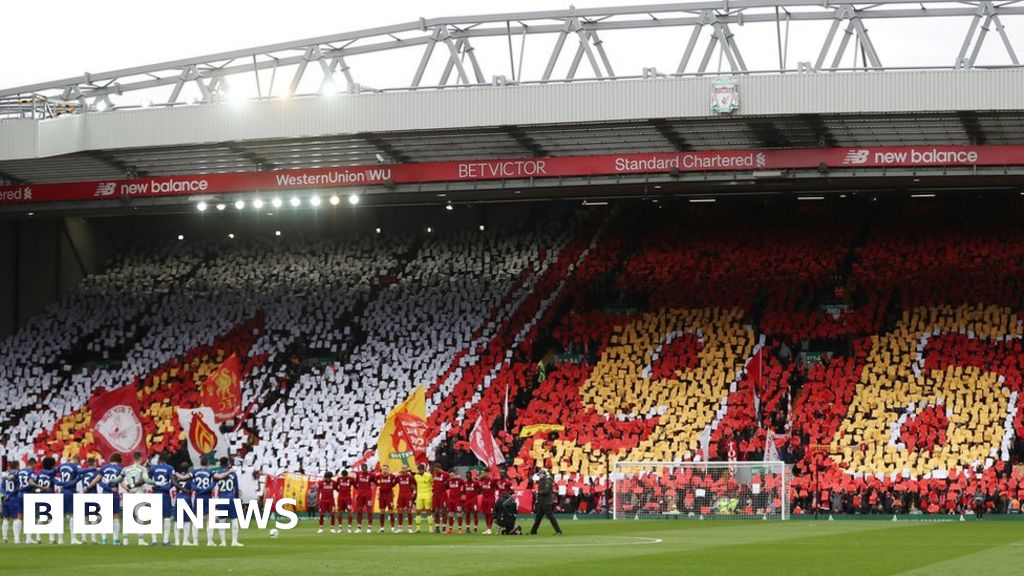 Liverpool marks 30 years since Hillsborough disaster - BBC News