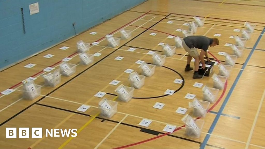 Timelapse shows ballot boxes arriving in Cheltenham - BBC News