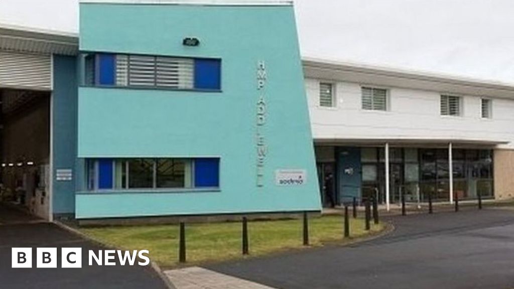 Four cars set on fire in West Lothian prison car park - BBC News