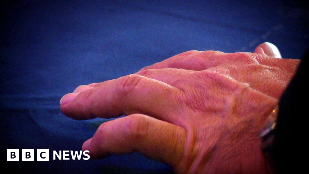 What are Google's Project Jacquard and Project Soli? - BBC News