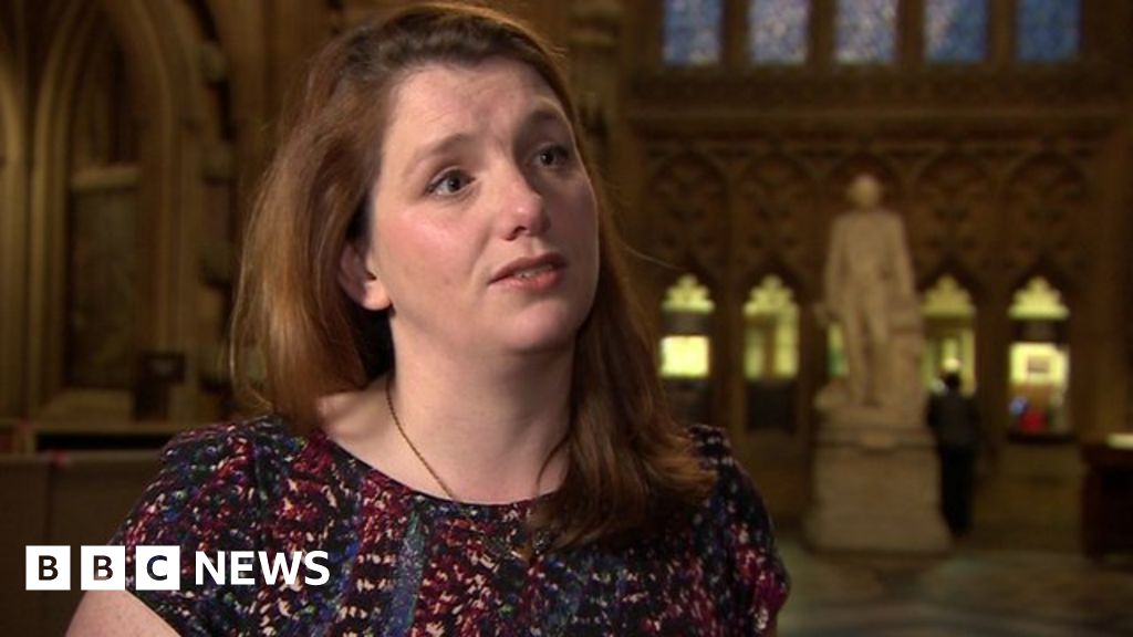 Labour MP Alison McGovern quits party policy group - BBC News