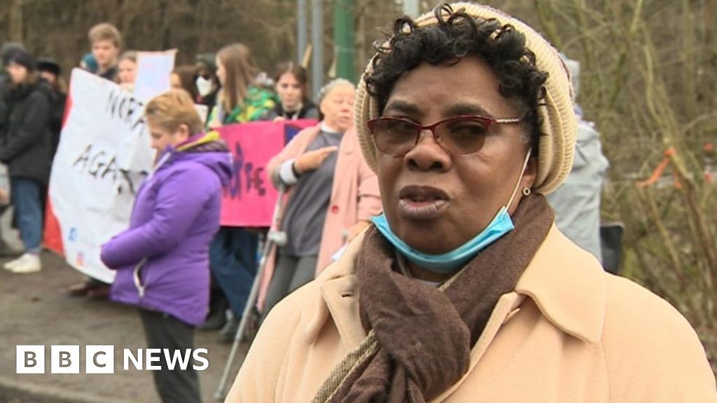 Protest outside new Derwentside women's detention centre - BBC News