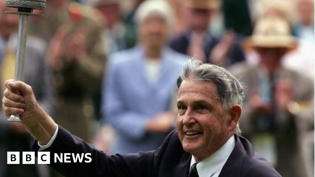 Australian running legend Ron Clarke dies at 78 - BBC News