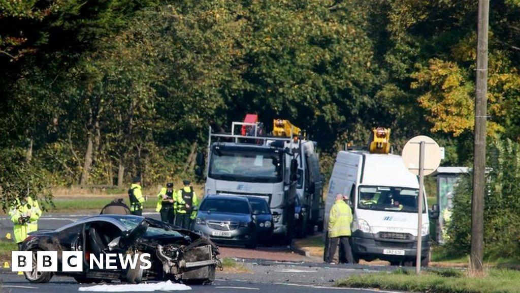 A1 crash: Woman in critical condition - BBC News