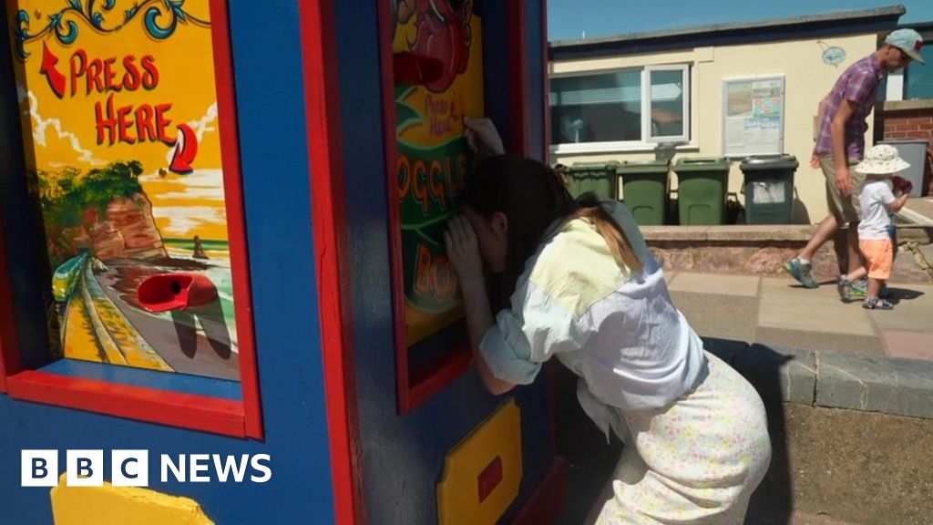 Teignmouth sentry box converted into seafront 'peep box'