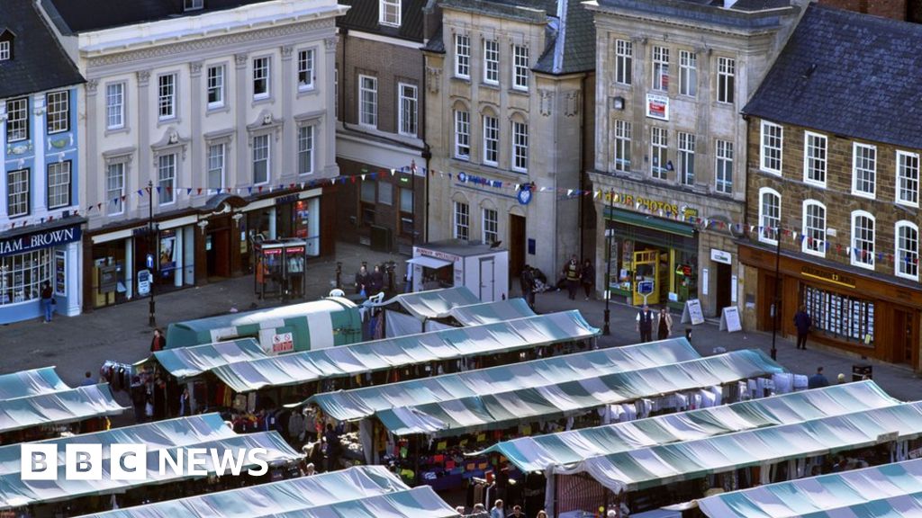 Northampton Market Square: Archaeologists to assess history - BBC News