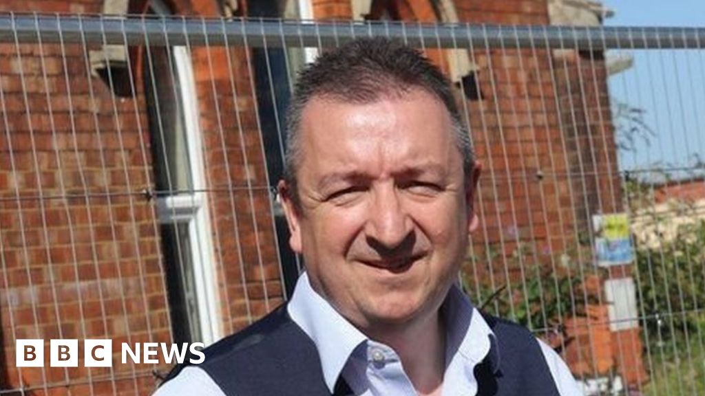 Swindon council vows to complete roadworks by spring - BBC News