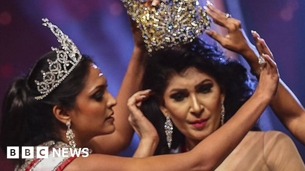 Quiz of the week: Why the fuss over a beauty queen's crown? - BBC News