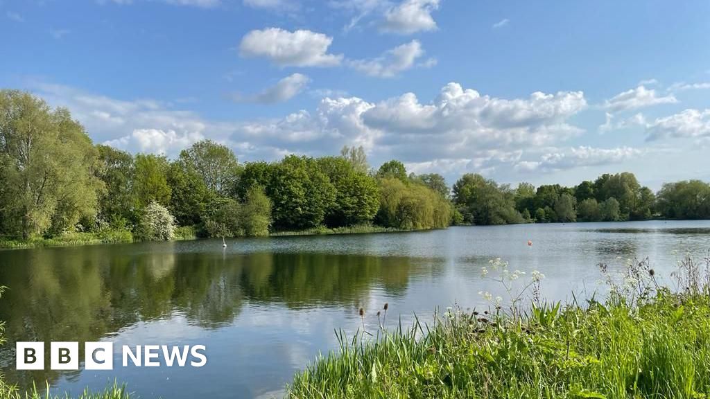 Cashless parking system to go live at Watermead Park in Birstall - BBC News