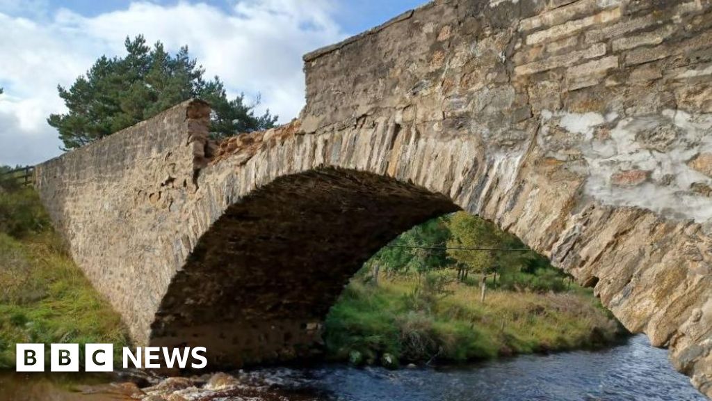 Weeks-long closure of Highland road bridge damaged by car - BBC News
