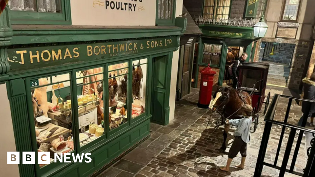 Cornwall's Flambards Victorian village sold, auctioneer confirms - BBC News