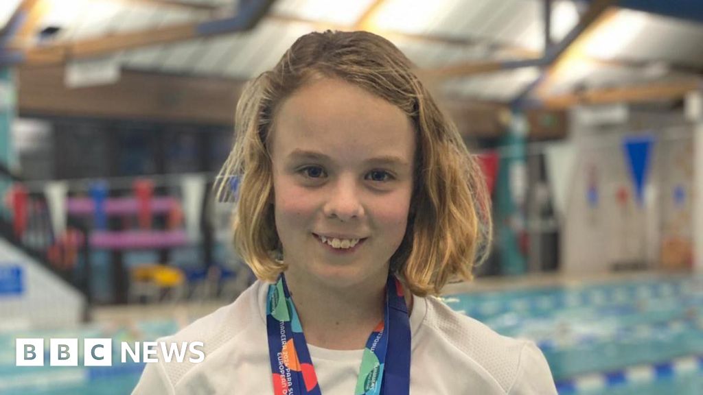 Paralympics 24: Tonbridge girl, 13, is youngest GB swimmer - BBC News