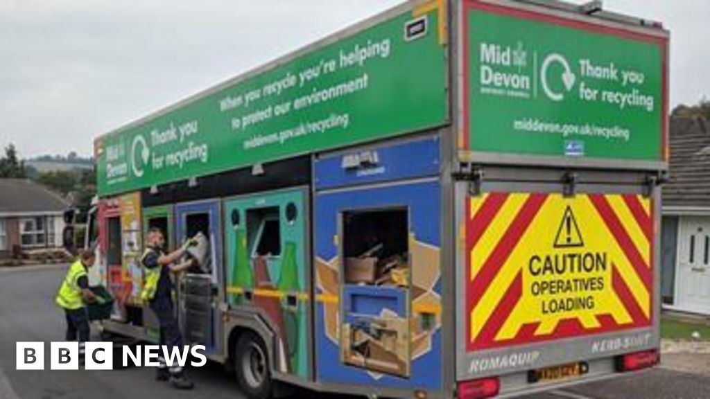 Mid-Devon weekly recycling collections trial postponed - BBC News