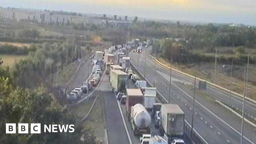 Four vehicles involved in M11 crash near Cambridge