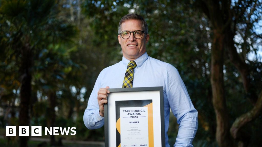 Penzance Council town clerk honoured to win national award - BBC News