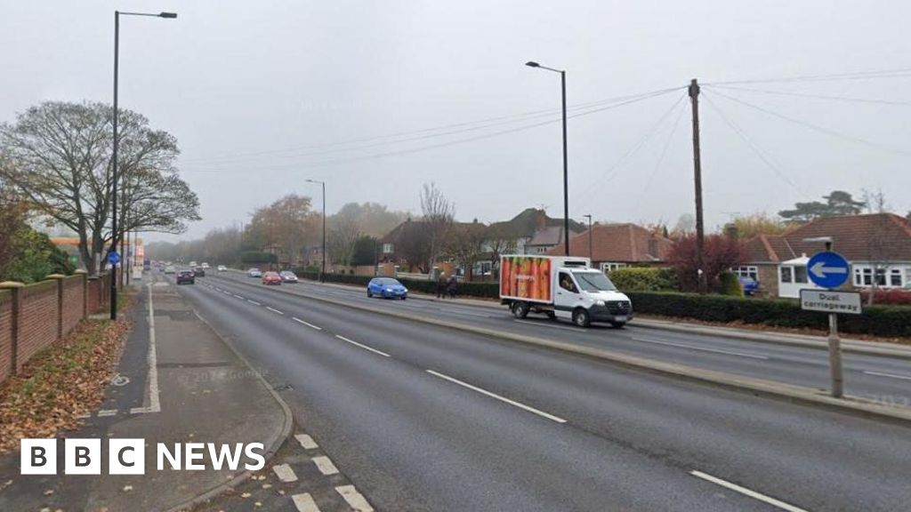 Man arrested after pedestrian dies in Doncaster crash